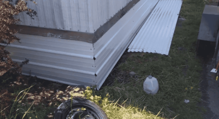 10 Free DIY Shed Skirting Plans And Ideas (With Pictures)